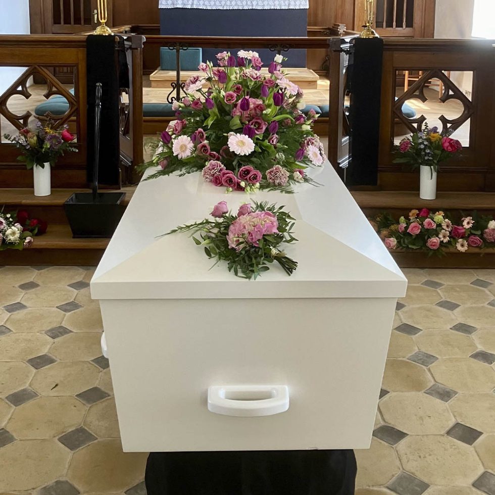 Green Goodbye: Bæredygtig kiste til en grøn afsked